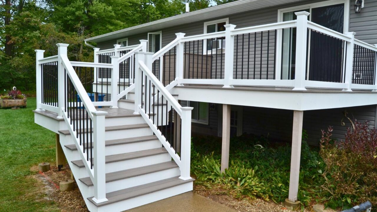 Decking Material Options: Tips For Choosing The Right Decking Material
