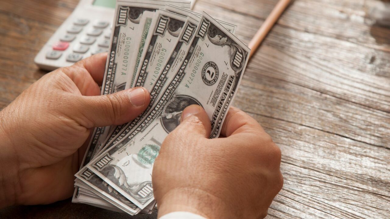 What Should be Included in a Deck Installation Contract?