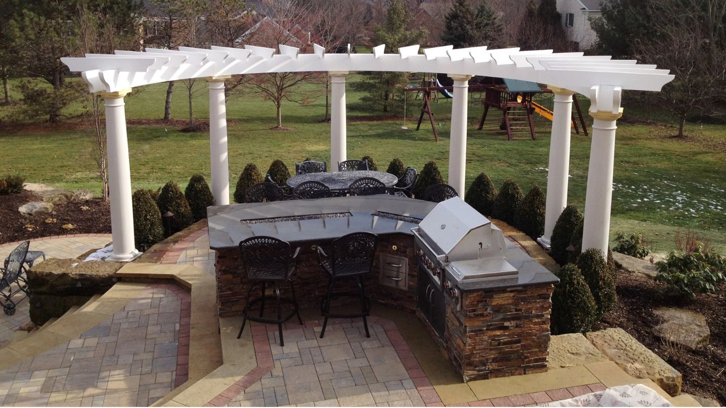 How Can a Deck Builder in Northeast Ohio Upgrade Small Backyard Spaces?